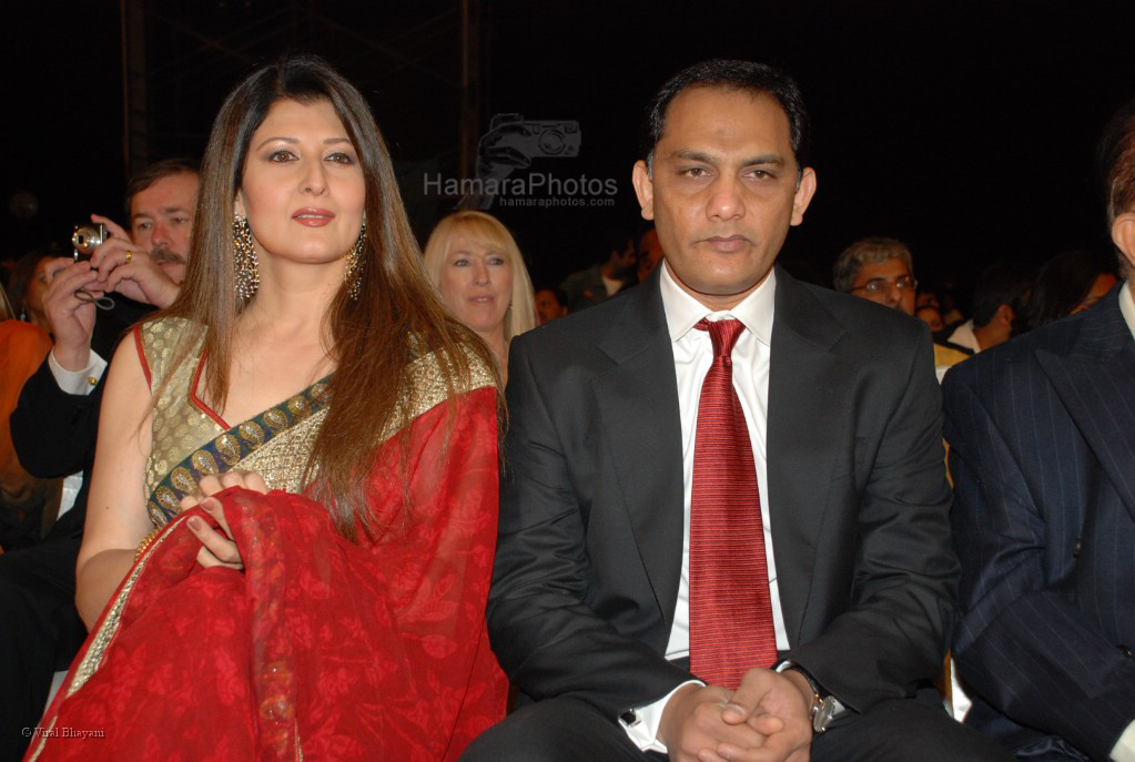 Mohammed Azharuddin with wife at the MAX Stardust Awards 2008 on 27th Jan 2008 / Mohammed ...